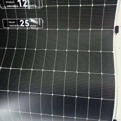 China Durable Lightweight Portable Folding Solar Panel 580W Soft 18 Cell Black Color for sale