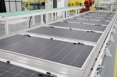 China 580W Custom Solar Panel for Roof 3.3kg per sqm TOPCon 144 Cells IP68 for sale
