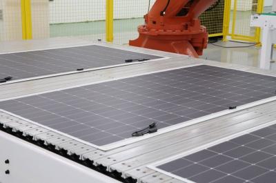 China 580W 3mm Thin Film Flexible Solar Panel with TOPCon Cells - 2260×1219mm Size and 2400Pa Load Capacity for sale