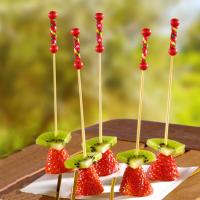 China Party Decoration 8cm Bamboo Food Sticks For Appetizers Drinks for sale