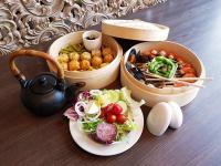 China Eco Friendly Bamboo Steamer Basket Round Shape 10 Inch Bamboo Food Steamer for sale