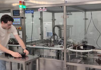 China Tray Collection Feature Vial Filling System with Partial Bunging Function 60~80bpm for sale