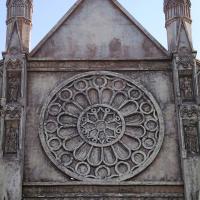 China Antique Weathered Sandstone Sculpture Gothic Round Rose Window Architectural Relief Panel for sale