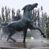 China Cast  Life Size Bronze Statues Galloping Horse Sculpture Outdoor Fountain Animal Statue for sale