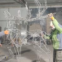 China Openwork Wire Deer Ss Sculpture Outdoor Garden Metal Statue for sale