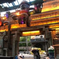 China Reinforced FRP Garden Sculpture Steampunk Theme Scene Gate Installation for sale