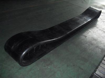 China 470x152.4x52 Smooth Pattern or Engraved Pattern Rubber Tracks Asphalt Paver Parts With 52 Links for sale