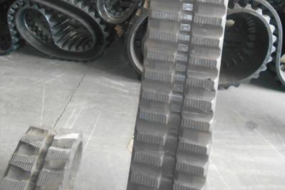 China Adjustable Link Track Loader Rubber Tracks For Infrastructure Construction for sale