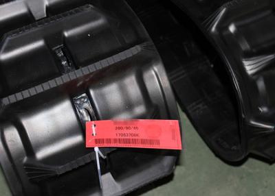 China Kubota Type Combine Harvester Rubber Track , Hydraulic Control CAT Rubber Tracks for sale