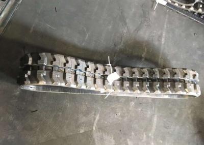 China 37 Link Replacement Rubber Tracks Black Color Long Durability With Oem Service for sale
