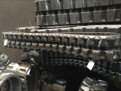 China Mini Excavator Rubber Tracks 52.5mm Pitch High Speed Low Ground Pressure for sale