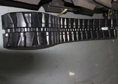 China Flexible Continuous Rubber Track 82 Links 4510mm Overall Length For Hitachi for sale