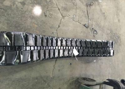 China 300 * 52.5 * 84mm Rubber Excavator Tracks With 800 - 1000 Hours Field Work Guarantee for sale