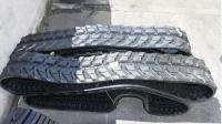 China 400mm Width Continuous Rubber Track With 76 Links Black Color for sale