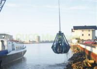 China Marine Orange Peel Bucket  Vessel Deck Under Water For Loading Cargoes for sale