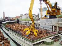 China Ouco Orange Peel Grab Steel Waste Bulk Grab Bucket 10.7m Reach Low Consumption for sale