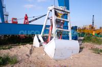 China Q345B Steel Wireless Remote Control Clamshell Grab Bucket 4CBM for sale