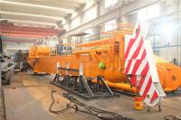 China PSV Telescopic Boom Offshore Crane 5T37M Left Hand Drive Cab Base 2 Level Sea State for sale