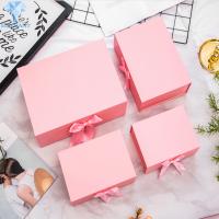 China Offset Printing Custom Magnetic Closure Boxes 36cm×21cm×15cm for sale