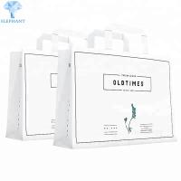 China Rigid Glossy White Laminated Gift Bags Offset Printing Book Packaging for sale