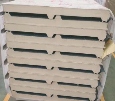 China 1000mm Polyurethane Sandwich Panel with 38-42kg/m³ Density for Building Envelopes - CE Certified Thermal Insulation for sale