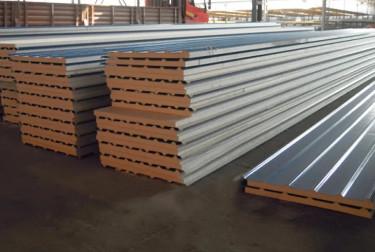 China 960mm EPS Sandwich Panel Fireproof Thermal Insulation 50-200mm Thickness RAL Color Custom Length for sale