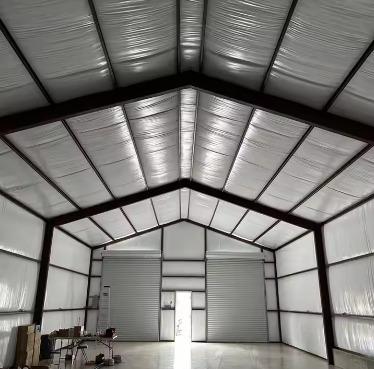 China Customizable Versatile Prefab Metal Warehouse Commercial Building for sale