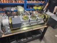 China Multi-Head 5 Axis CNC Rotary Table with 2.6x Longer Lifespan Worm Gear for sale