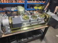 China Multi-Head 5 Axis CNC Rotary Table High Precision 2.6x Lifespan Worm Gear for sale