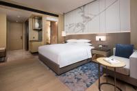 China Paken 5 Star Hotel Wooden Traditional Bedroom Sets for sale