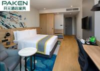 China Holiday Inn Hotel Furniture Set with Ashtree Veneer - E1 Grade Materials, Custom Sizes 6'8'' Bed Base & 3'11'' Wardrobe for sale