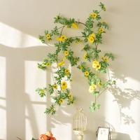 China Artificial Flower Daisy Decorative Vines Silk Greenery Stems OEM for sale