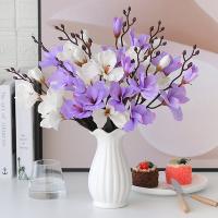 China OEM Silk Artificial Magnolia Flower Arrangement For Office Furnishings for sale