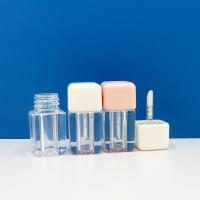 China OEM Refillable Lip Gloss Tube FOCSTAR Transparent Lip Gloss Square Tubes for sale