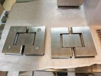 China Modern Stainless Steel 180 Degree 5mm Thickness Glass Shower Door Pivot Hinge with 1 Year Warranty and Easy Installation for sale