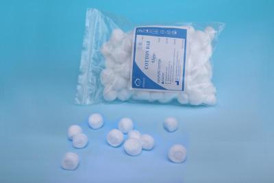 China 100% Cotton Absorbent Cotton Balls Disposable Hospital Medical Sterile Cotton Gauze Ball for sale