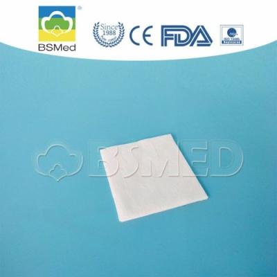 China Customized Disposable Cosmetic Cotton Pads 5×6cm & 6×7cm White Square for Makeup Removal with ISO13485/FDA/CE Certification for sale