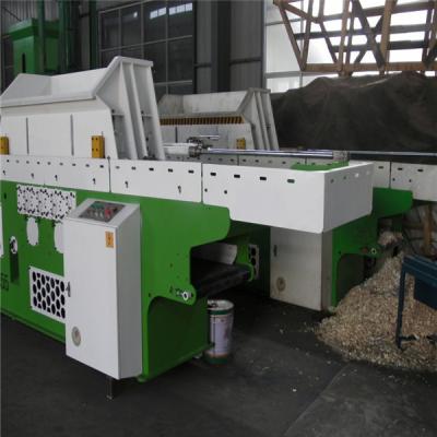 China Wood Shaving Machine To Turn Logs / Waste Wood Into Shavings For Animals And Pets Bedding for sale