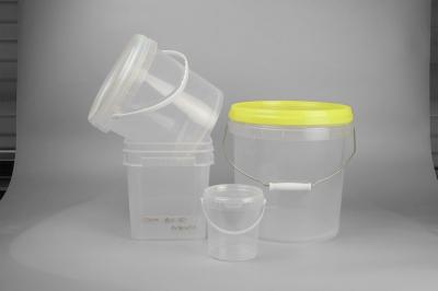 China Snap On Lid Transparent Plastic Bucket 5 Gallon With Metal Handle for sale