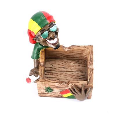 China Handmade Resin Ashtray 7.5x7x9cm with Cover Durable Novelty Smoking Accessory for sale