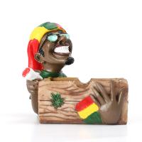 China Handmade Resin Ashtray 7.5x7x9cm with Cover Durable Novelty Smoking Accessory for sale