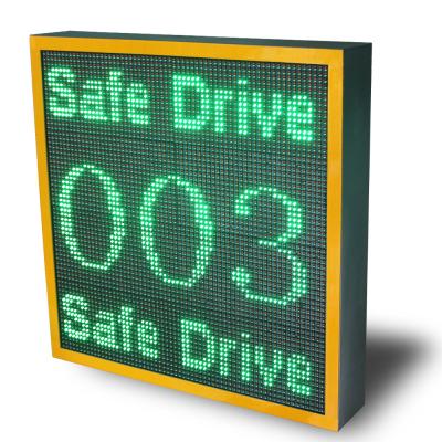 China LPR Solar Speed Sign LED Display 640×640mm IP54 Rating 0-250 km/h Range Phone Control for sale