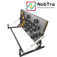China LED Arrow Board Traffic Signs with 7 Sequential Work Status and Wireless Control for sale