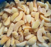 China Sinocharm BRC-A 4-Star Product 1/2 Halve Cut IQF Peaches Half Wholesale Price 10kg Bulk Frozen Yellow Peach for Juice Drink for sale
