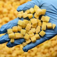 China IQF Organic Yellow Peach Dices Bulk Packaged Frozen Fruits Water Pulp Whole Cubes and Halves Sweet Taste Preserved for sale