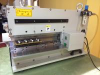 China Pneumatic PCB V Cut Machine With Linear Blade High Speed Steel 330mm for sale