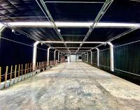 China Multi-Span Commercial Greenhouse with End Floral Sightseeing and Striped Glass Terrace for sale