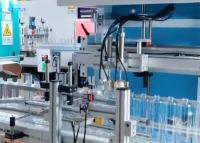 China Double Heads Empty Bottle Leak Testing Machine Moving Type For Bottle Inspection for sale