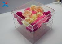 China Transparent  Acrylic Flower Box 16 Holes With Lid For Roses Flowers for sale