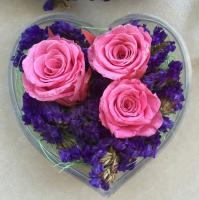 China Transparent Acrylic Storage Box Flower Container Gift Luxury Packaging Heart Shaped for sale